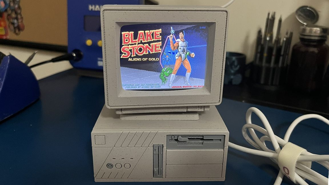 Raspberry Pi mini desktop PC has a 3D-printable case and plays DOS ...