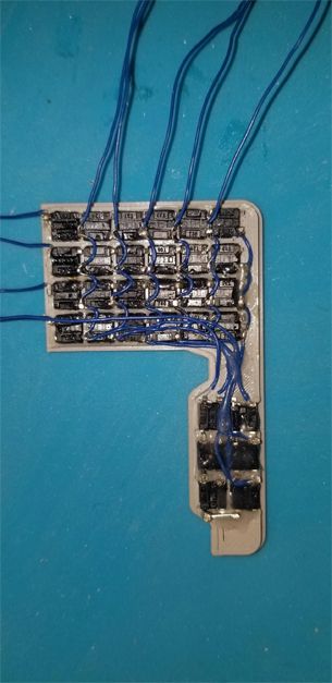 This Raspberry Pi Tricorder is Straight Out of The Alpha Quadrant | Tom ...