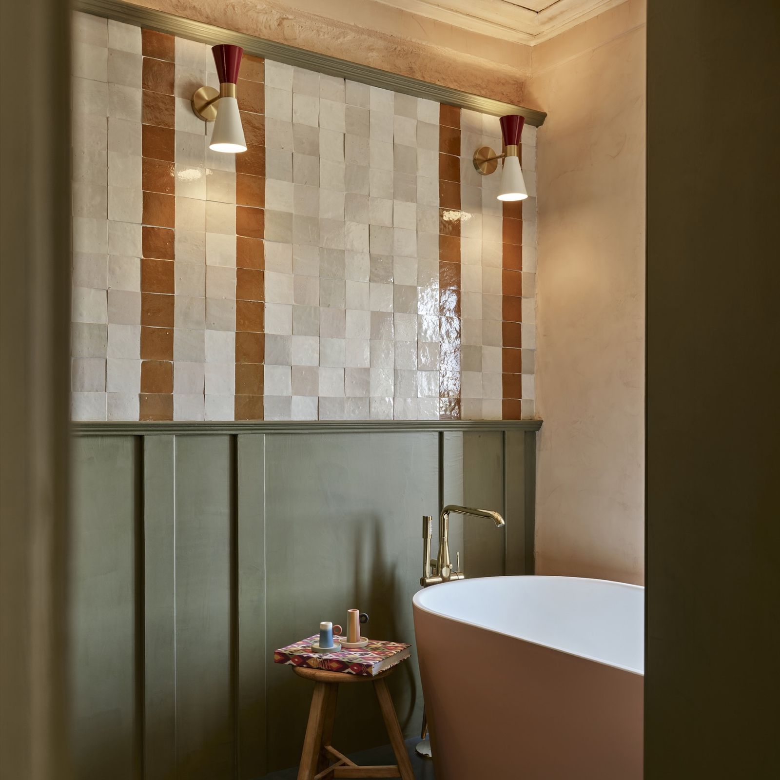 7 best colours to paint a windowless bathroom | Ideal Home
