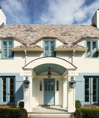 4 Benjamin Moore exterior paints to make your home look more charming ...