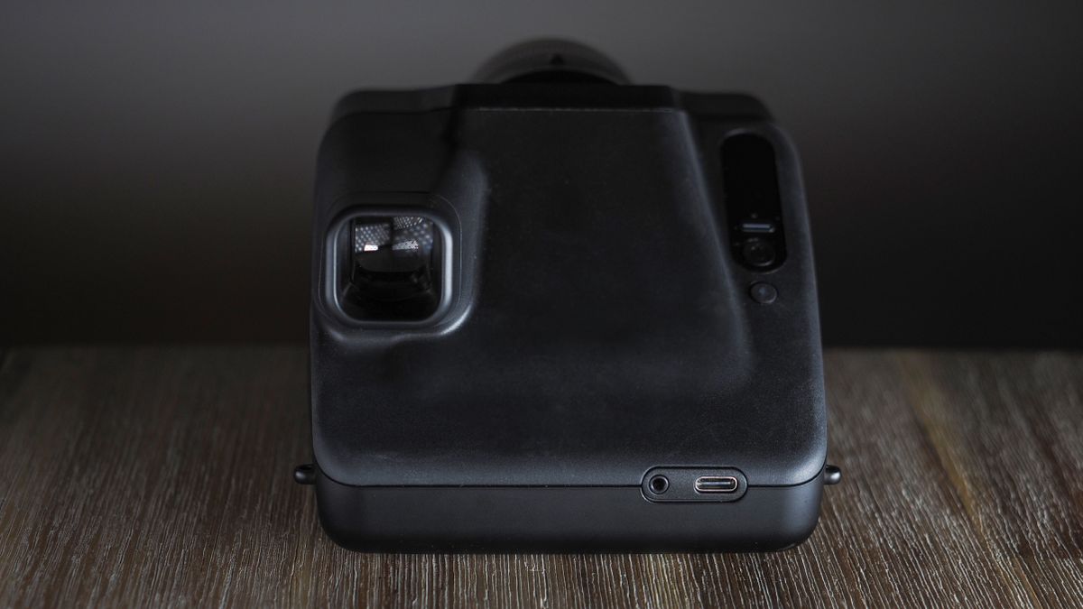 Polaroid I-2 review: the finest instant camera you will ever use ...