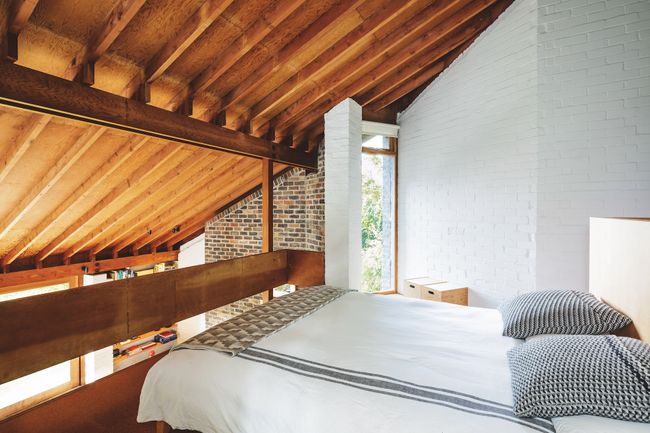Mezzanine Bedrooms: How to Design a Split-Level Sleep Space | Homebuilding