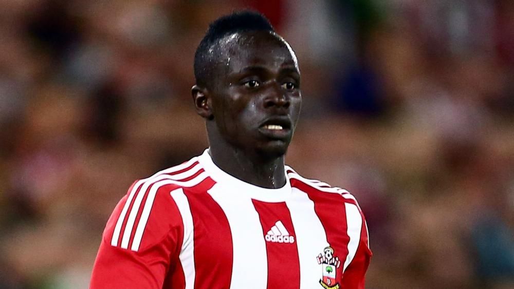 Mane dropped after turning up late for second time | FourFourTwo
