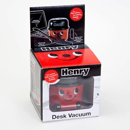 LOOK! Mini desk vacuum cleaners... perfect for cleaning your keyboard ...