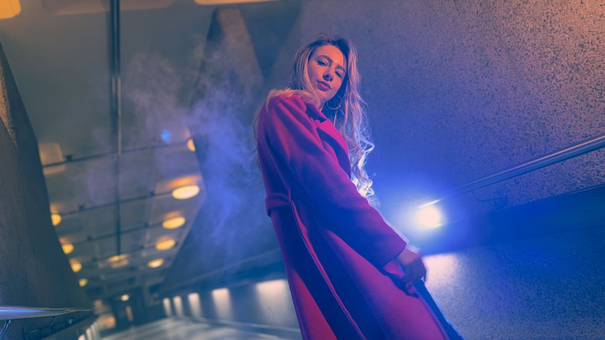 Colbor CineFlare CF5 review: the foggiest handheld fog machine that I ...