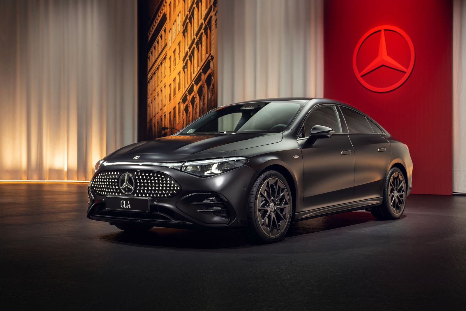 Mercedes lifts the covers on its new electric CLA, replete with AI ...