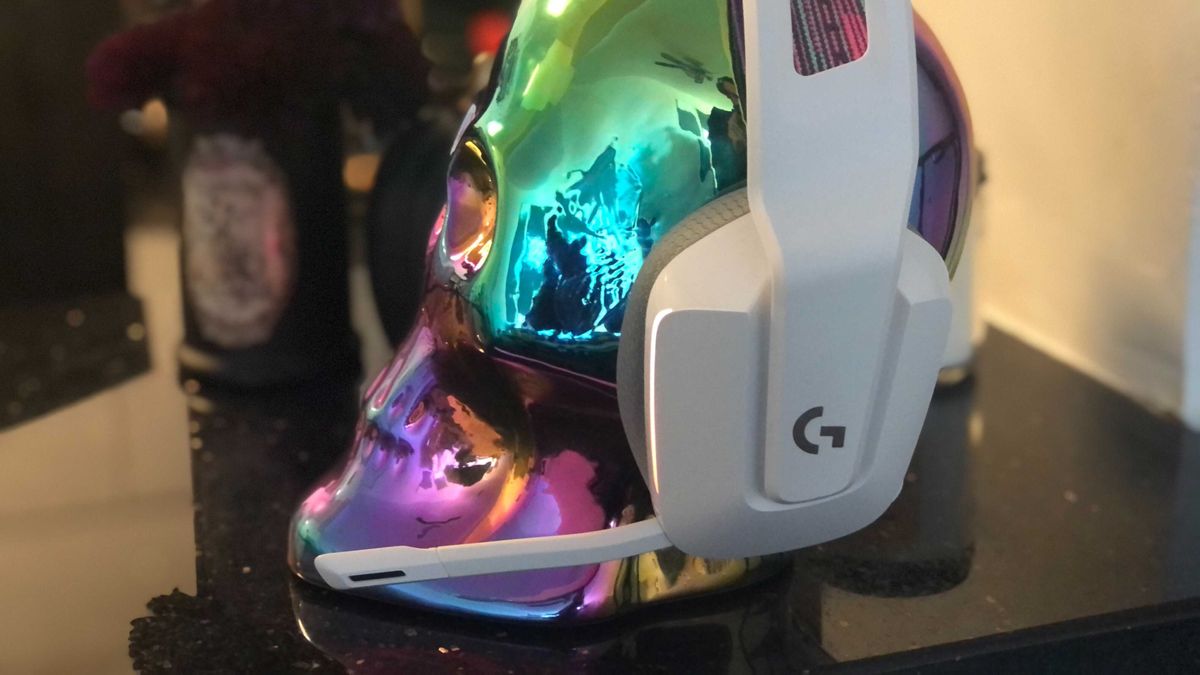 Logitech G733 Lightspeed Wireless RGB gaming headset review | PC Gamer