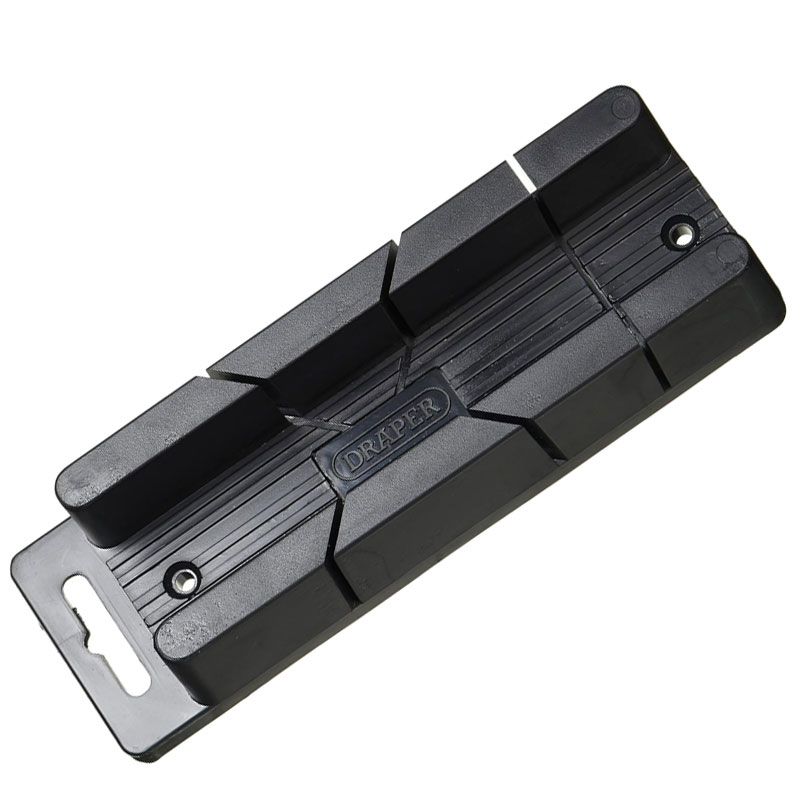 How to fit tile trim to get neat, clean good -looking edges | Homebuilding