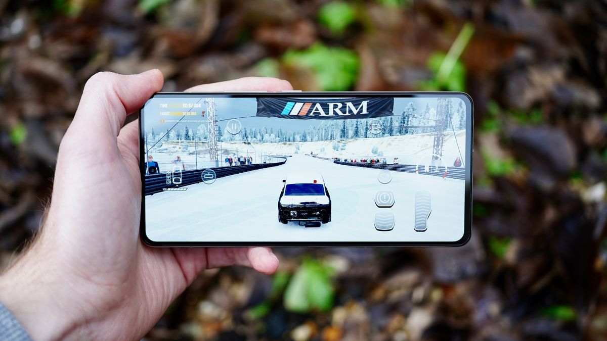 iQoo 11 review: a speedy phone that's hard to find | TechRadar