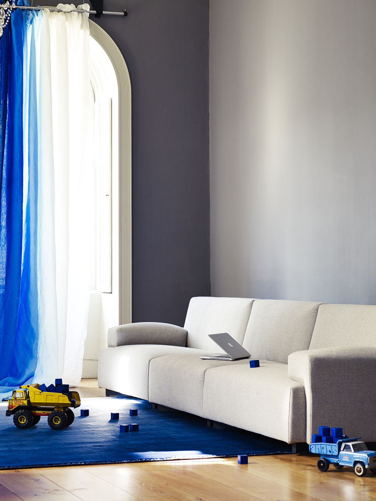 Hague Blue living rooms - 9 expert uses for this color | Livingetc