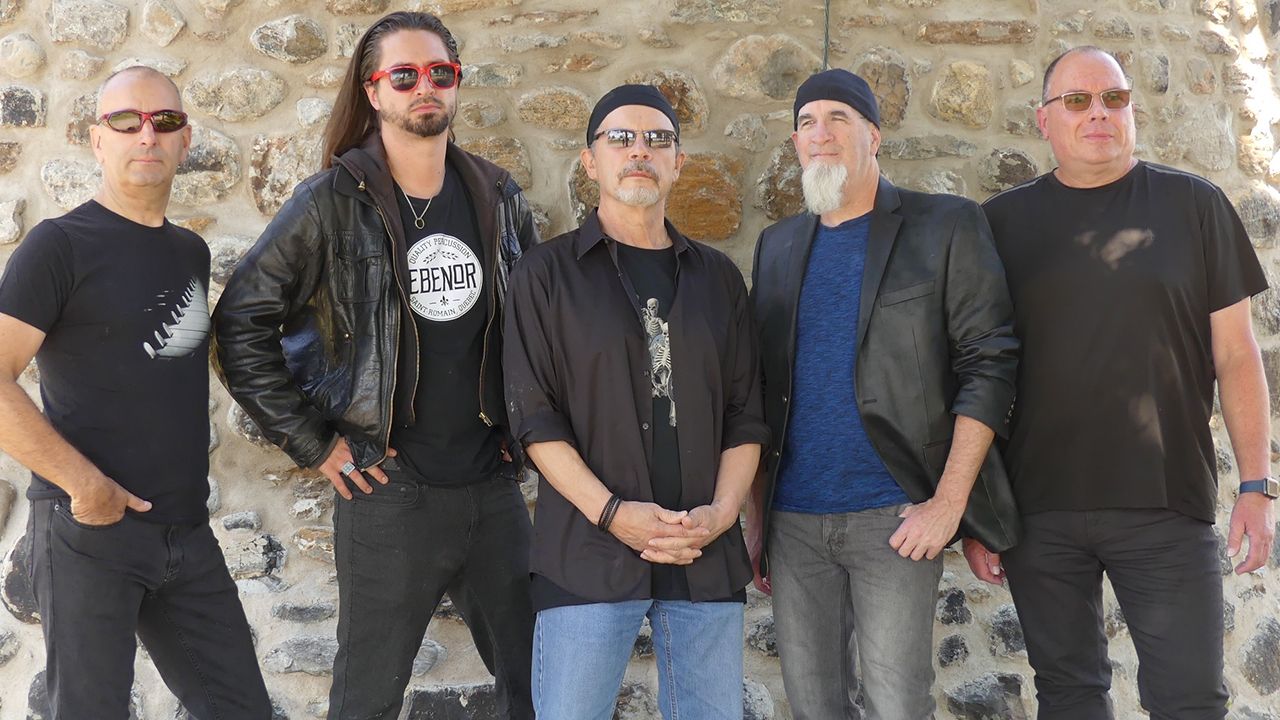 Canadian prog rockers Huis share brand new single Westminster Bridge ...