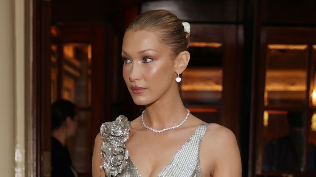 I Tried Bella Hadid's Trick for Slicked-Back Buns Sans Gel | Who What Wear