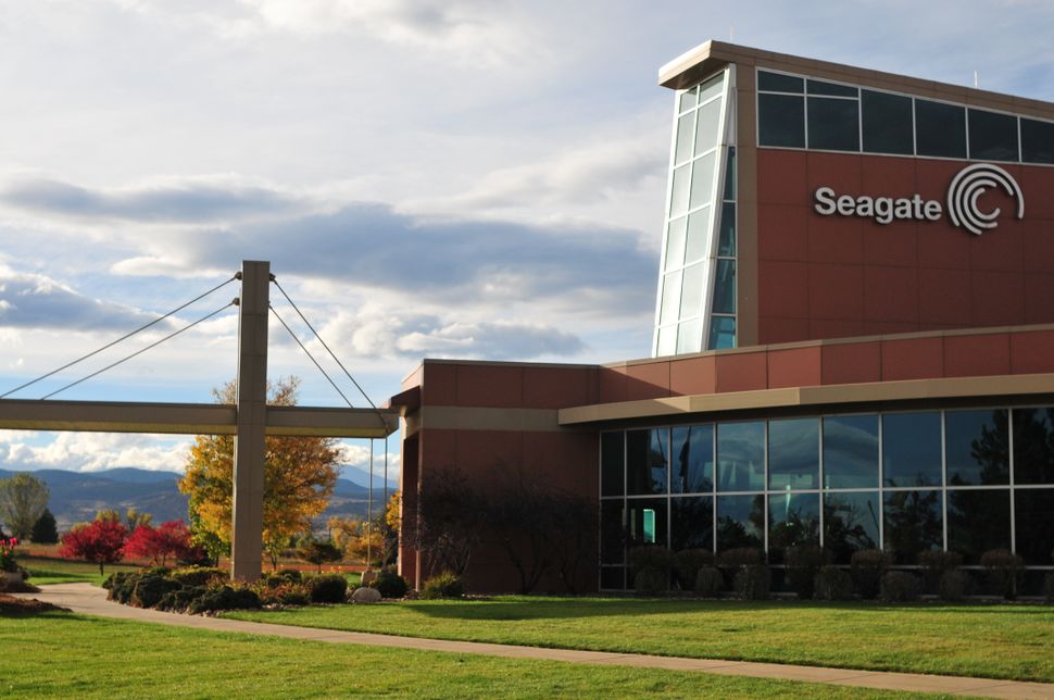 How Seagate Tests Its Hard Drives - Tom's Hardware | Tom's Hardware