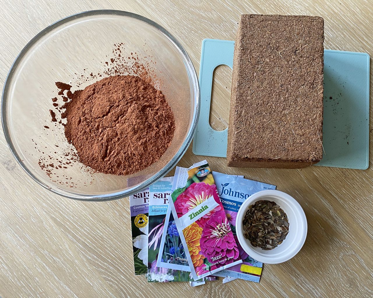 DIY Birth Flower Seed Bombs That Make Perfect Gifts | Gardening Know How