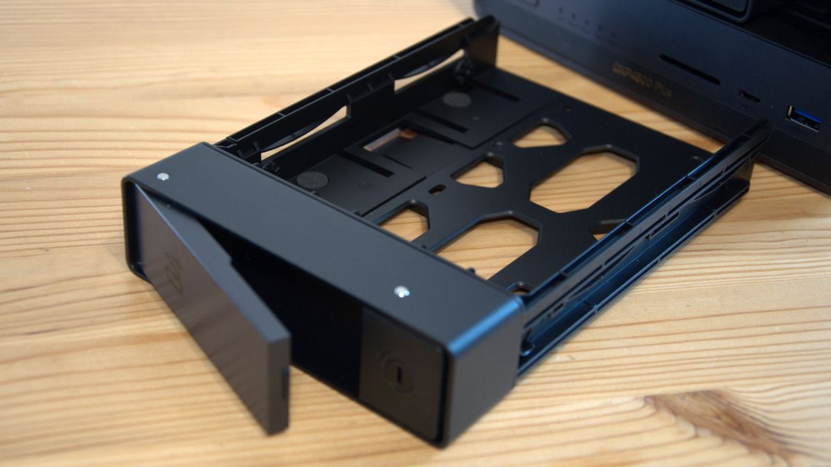 Hands on: Ugreen DXP4800 Plus | TechRadar