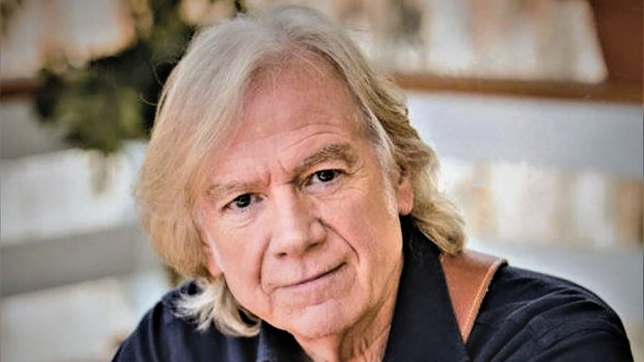 Justin Hayward premieres video for brand new single Living For Love ...