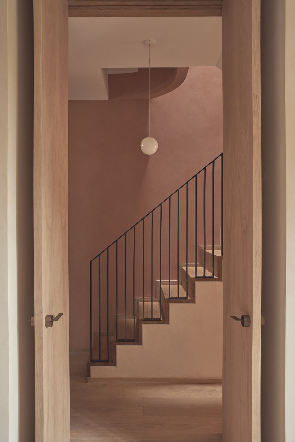 Muted colors – how to decorate with these subtle shades | Livingetc