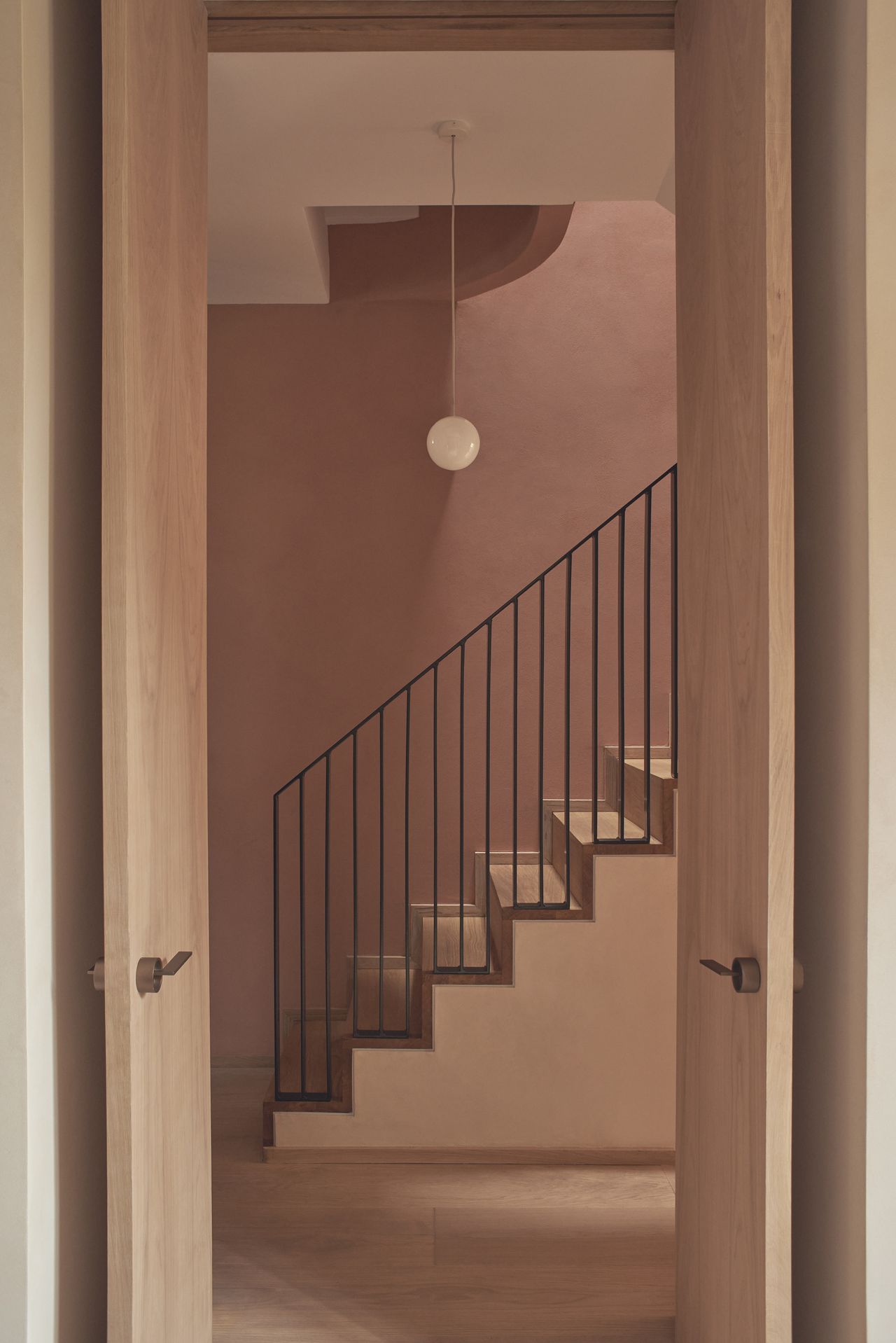 Muted colors – how to decorate with these subtle shades | Livingetc