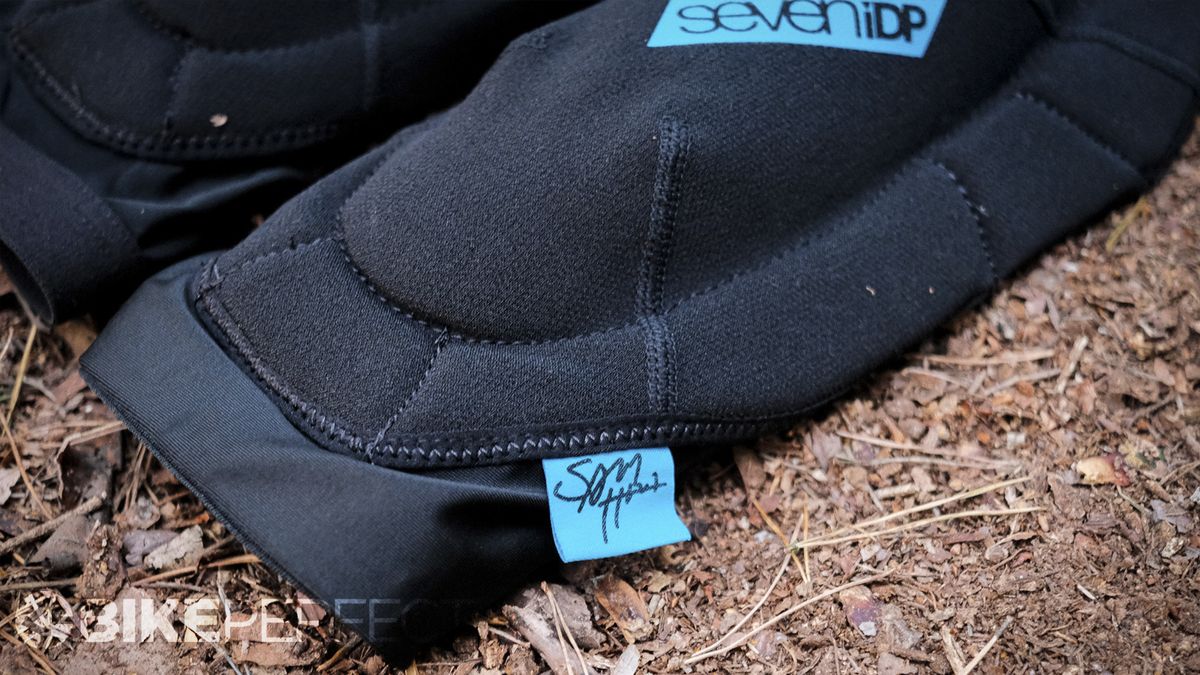 7 Protection Sam Hill Knee Pad review | Bike Perfect