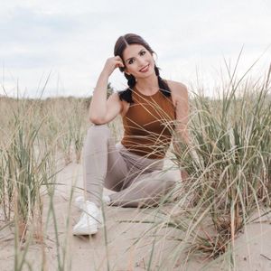 Eight-move dumbbell leg workout to build lower body strength | Fit&Well