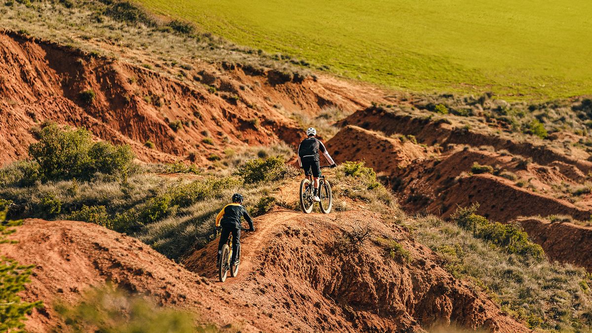Mondraker introduces the 2023 Raze Carbon – the benchmark for a trail ...