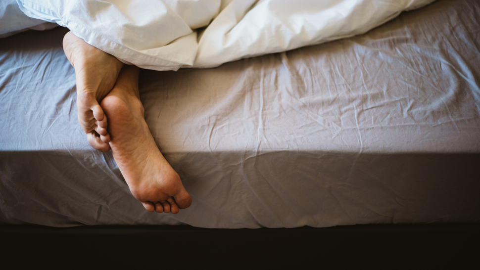 How to stop restless legs immediately for a good night's sleep ...
