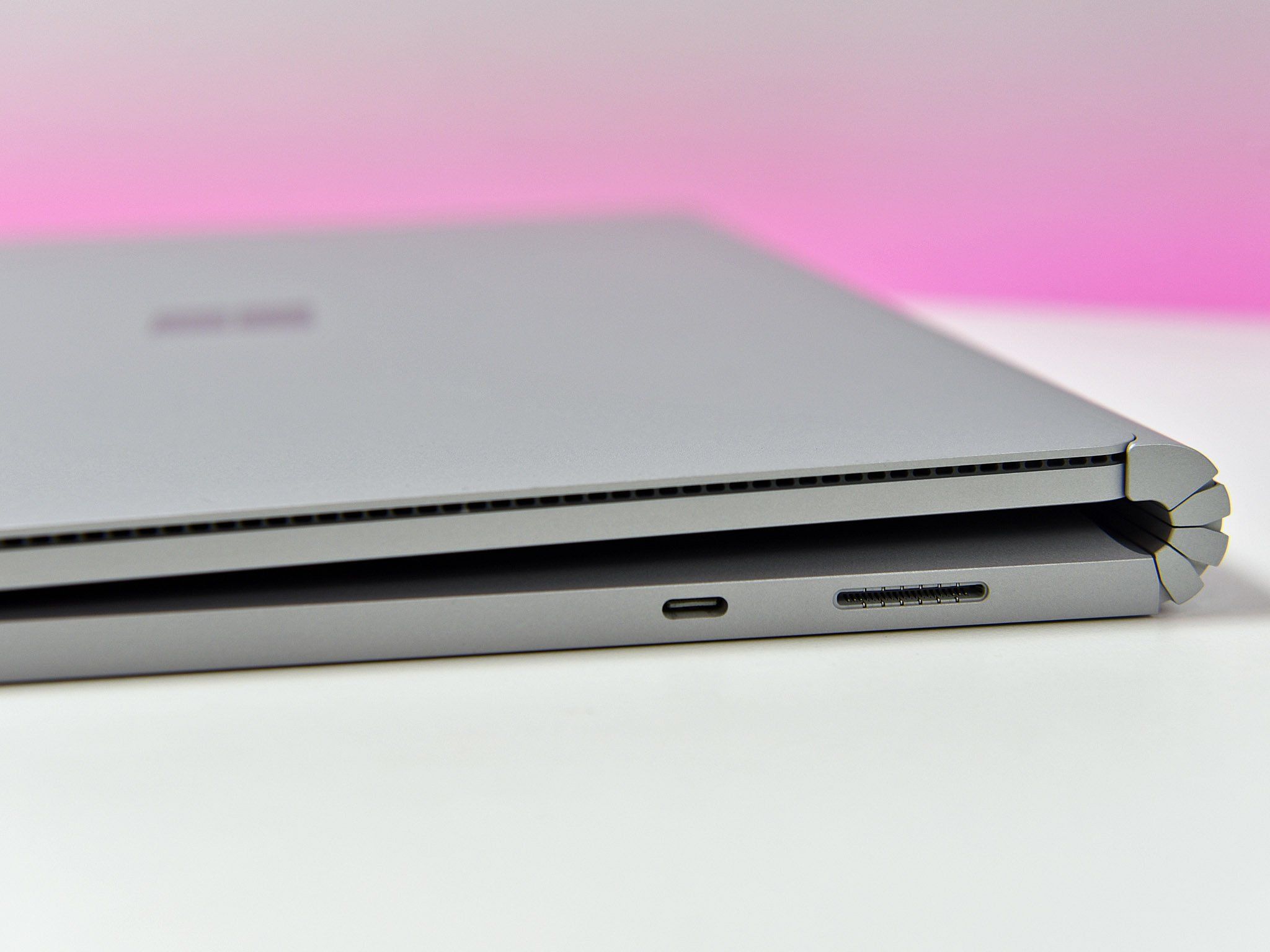Patent shows off how a Surface with a folding display could work ...