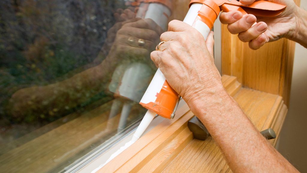 9 cheap and easy DIY methods for draught proofing windows | Homebuilding