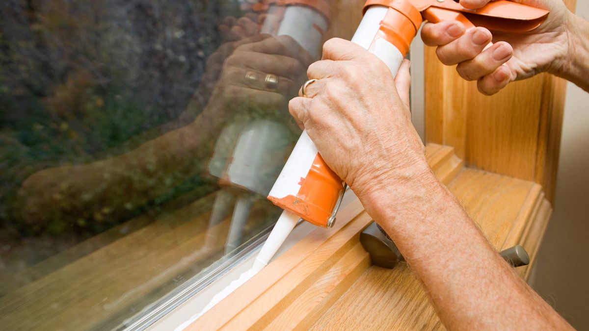9 cheap and easy DIY methods for draught proofing windows | Homebuilding