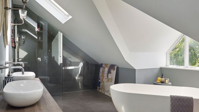 20 Bathroom Window Ideas for a Naturally Bright Space | Homebuilding