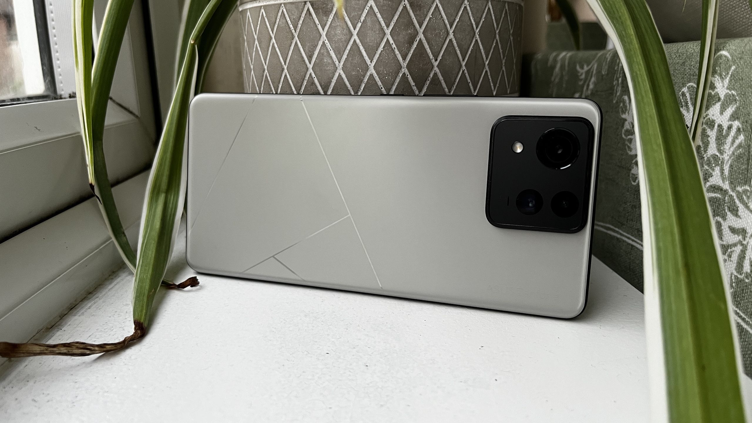 Asus Zenfone 11 Ultra review: a stylish Android phone with a large ...