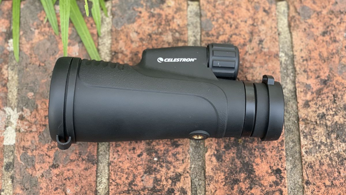 Celestron Outland X 10x50 monocular review | Space