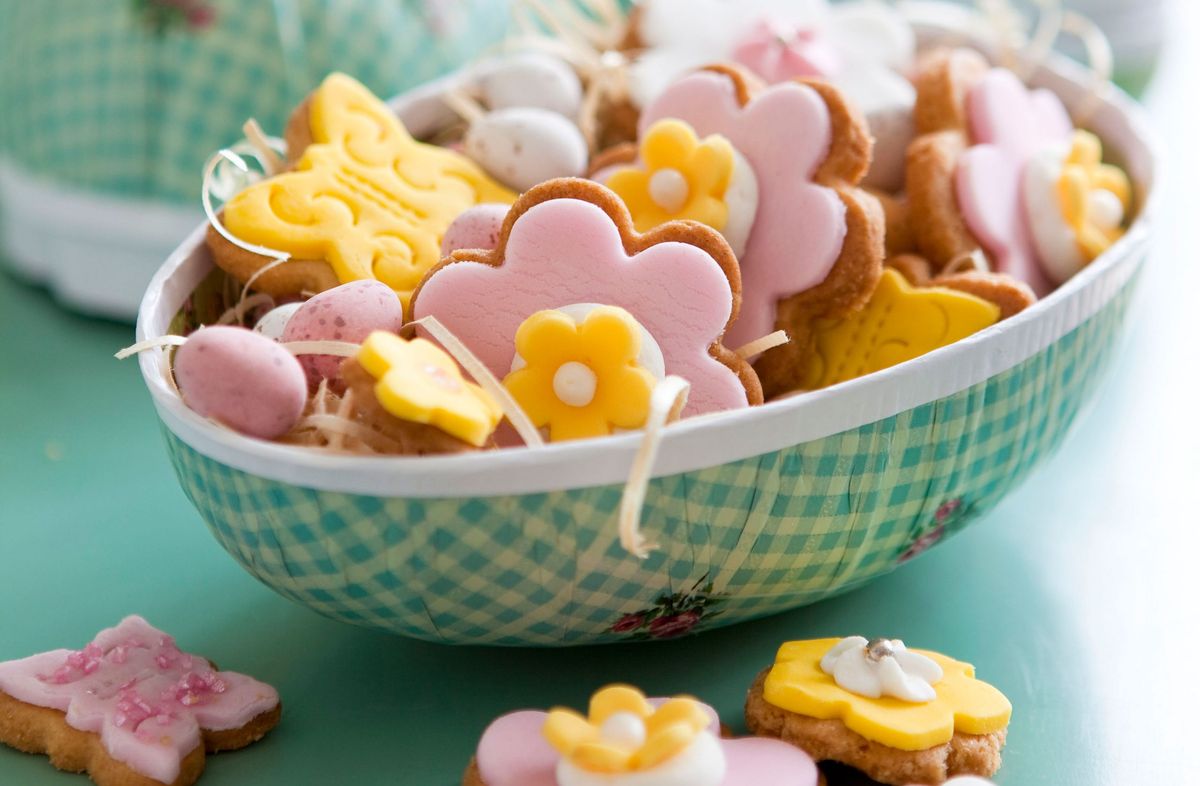 Spring meadow biscuits | Snack Recipes | GoodtoKnow