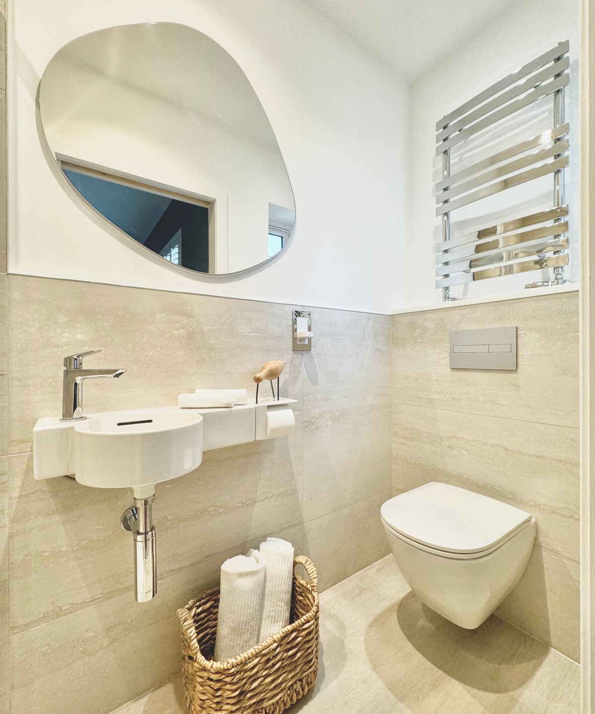23 small ensuite ideas that transform tiny into tremendous | Homebuilding
