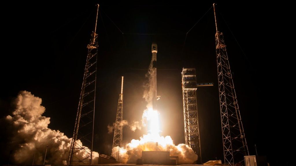 See SpaceX's breathtaking launch of NASA's PACE satellite (photos) | Space