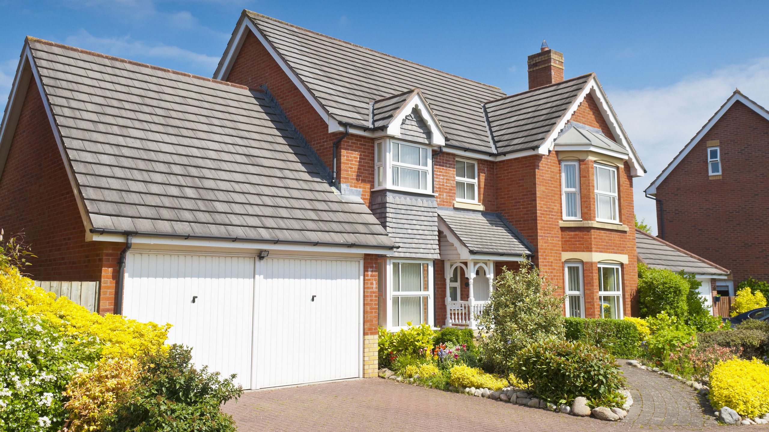 How to maximise garage security and keep burglars out | Homebuilding