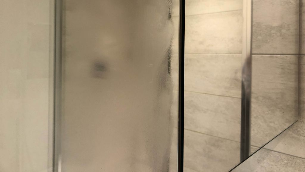 How to clean a mirror without leaving streaks | Tom's Guide