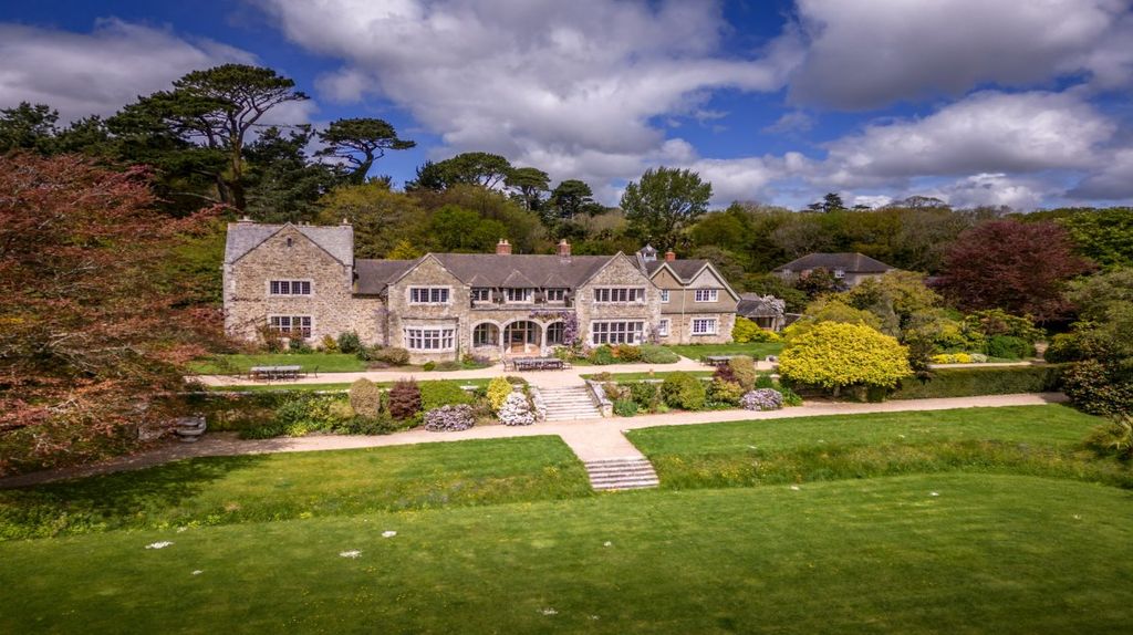 Seven of the UK’s best Arts and Crafts buildings — and you can stay in ...