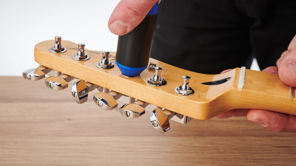 Set up your electric guitar: how to adjust action, truss rod, string ...