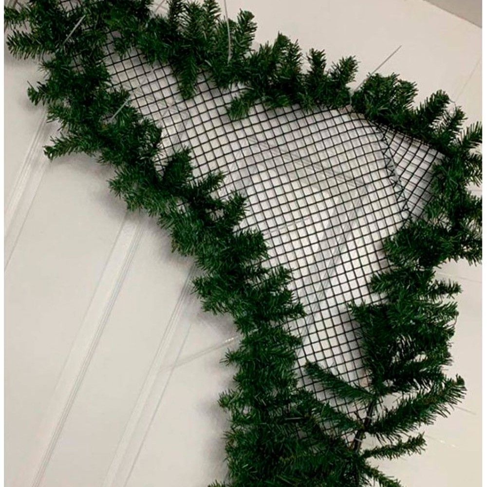 Why the chicken wire Christmas arch is our favourite festive trend ...