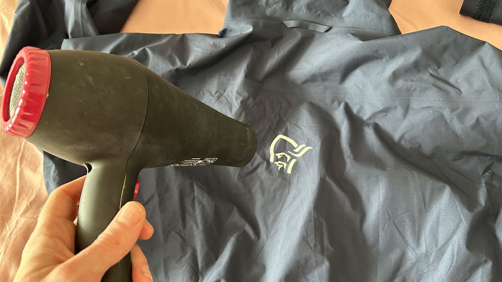 How to waterproof a jacket: rejuvenate your hardshell | Advnture