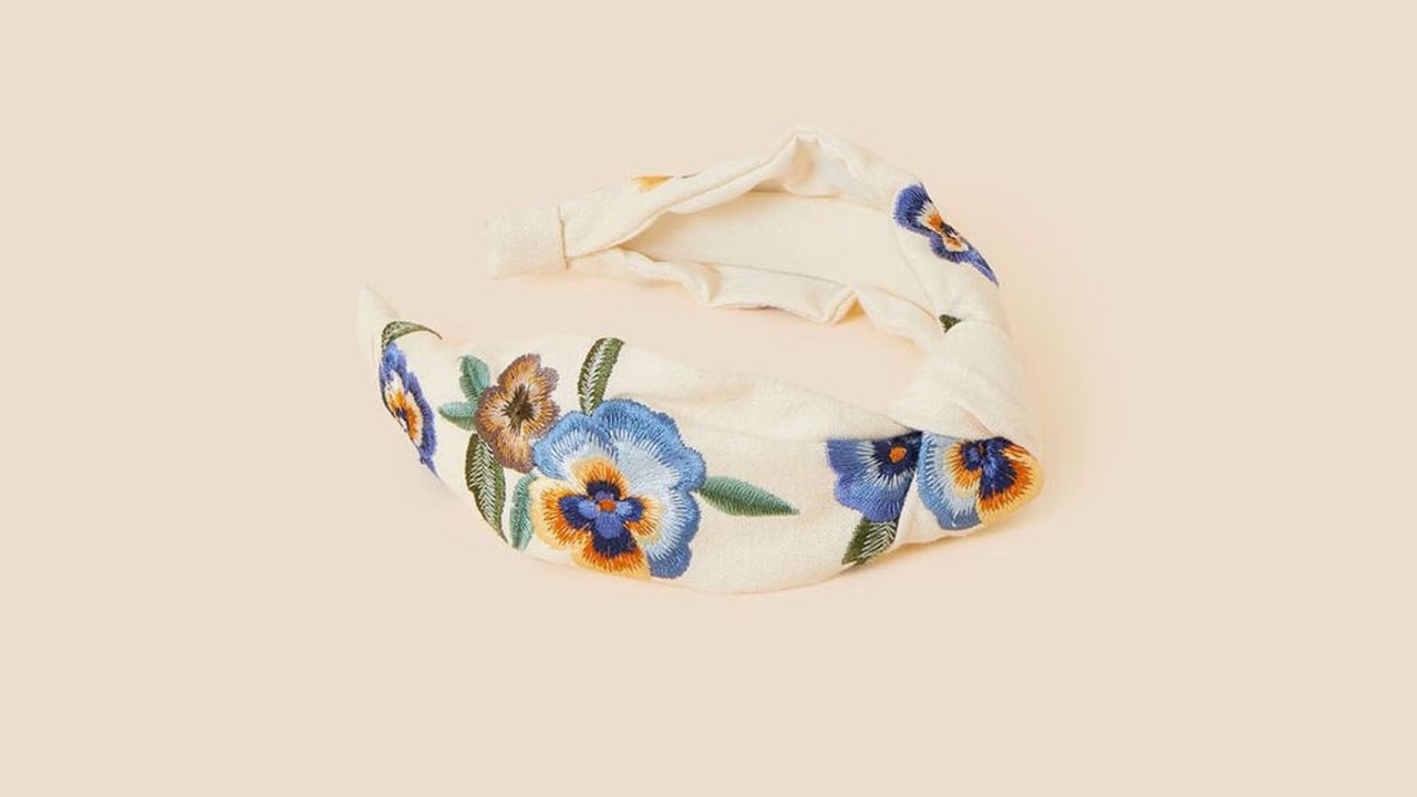 12 headbands for short hair and pro tips on how to wear them | Woman & Home