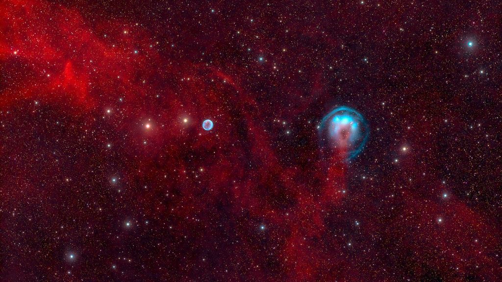 Stunning space photo captures bright blue shock wave around double star ...