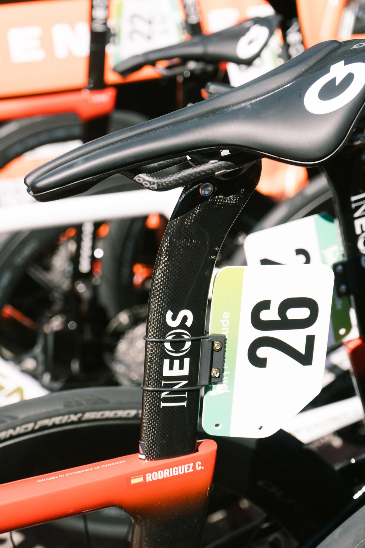 Ineos Grenadiers using special fleet of superlight frames repainted by ...