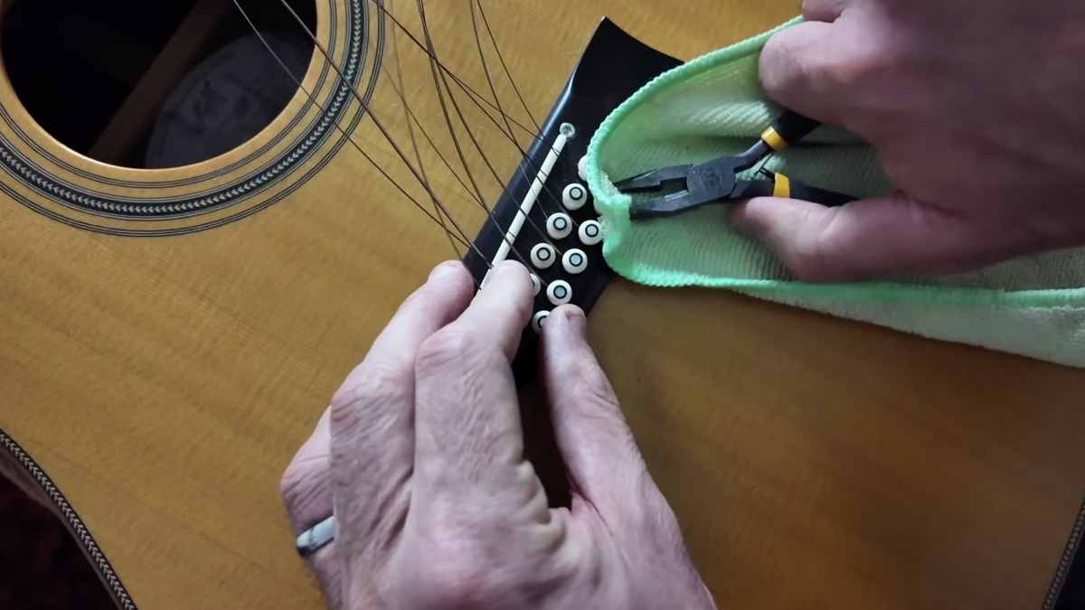 Master 12-string guitar: restringing, tuning & strumming | Guitar World
