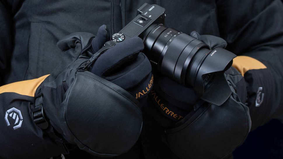 Vallerret launches new photography gloves designed for extreme ...