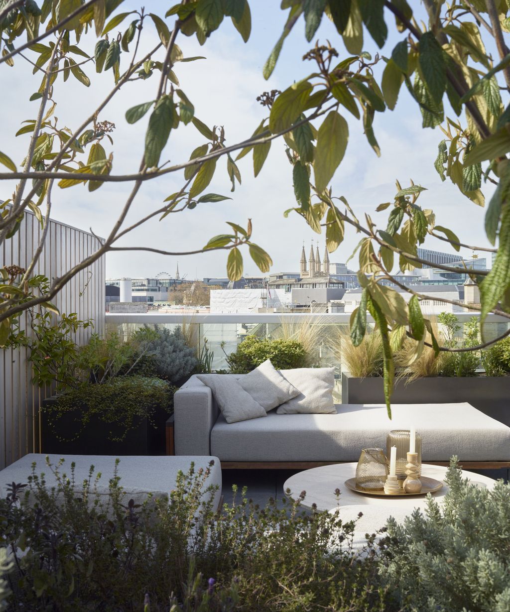 With a gorgeous garden terrace high in the sky, this penthouse ...
