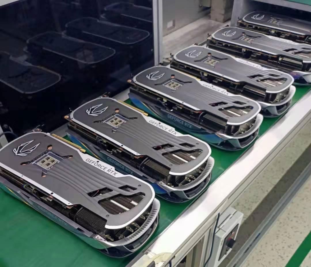 Curvy Nvidia RTX 4090 Purportedly Poses for Pics | Tom's Hardware