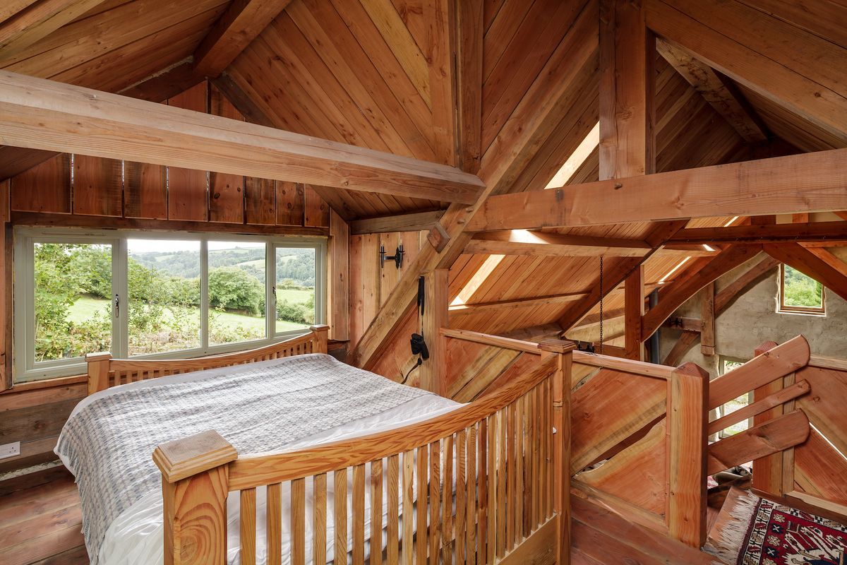 Mezzanine Bedrooms: How to Design a Split-Level Sleep Space | Homebuilding