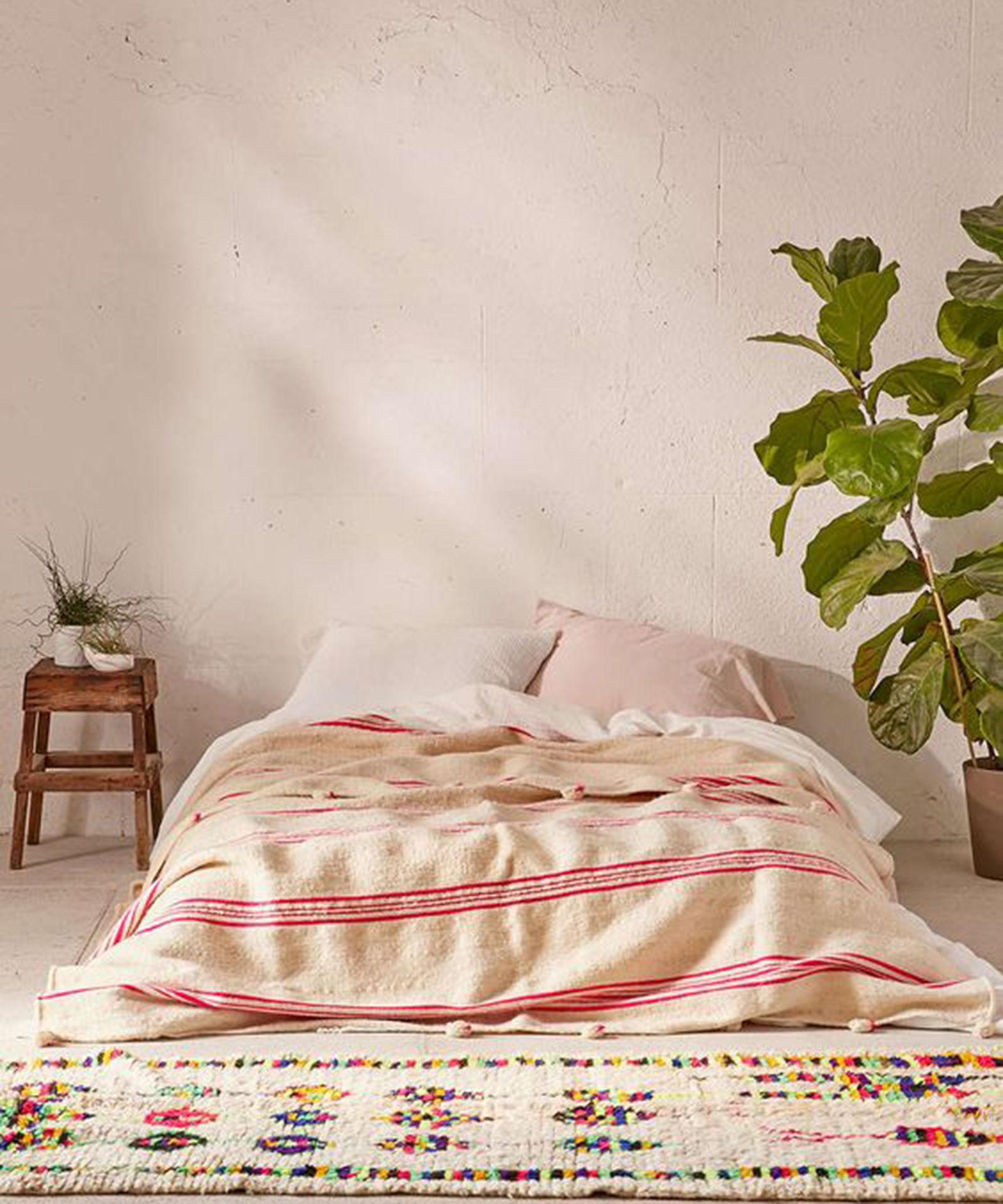 Mattress on floor ideas - 13 ways to forgo a bed frame | Real Homes